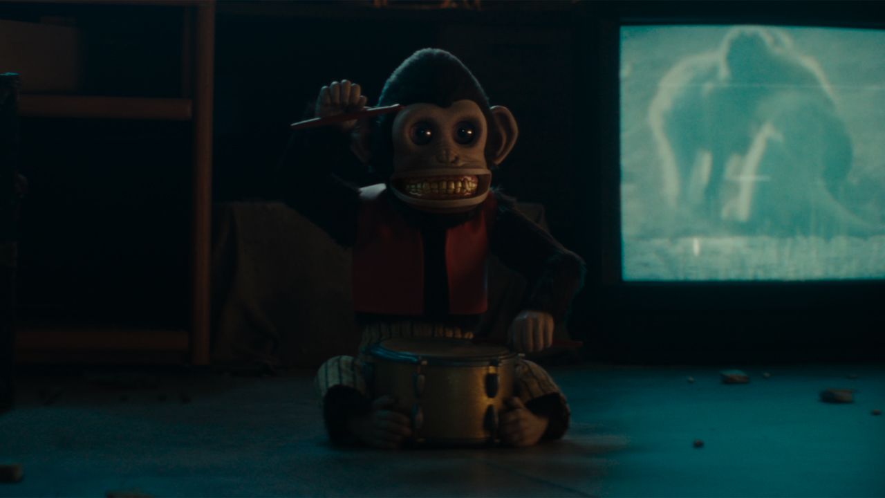 Forget Popcorn Buckets: This Bloody Replica Of Stephen King’s The ...