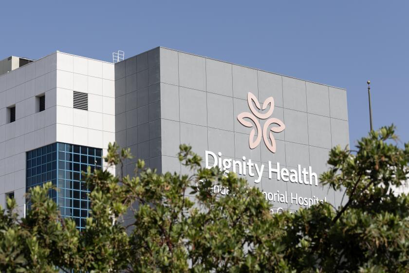 Officials denounce immigration guards camped at a Glendale hospital ...