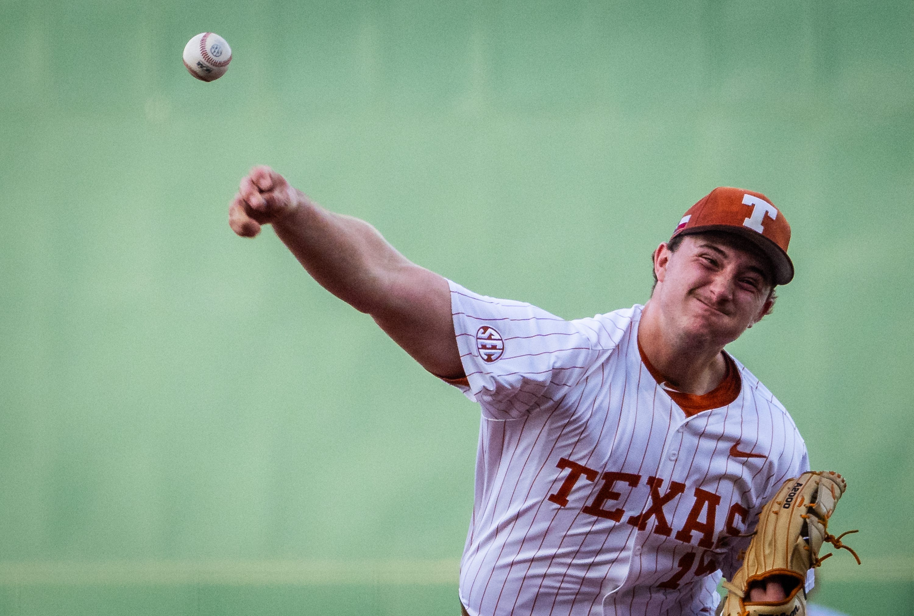 Former Longhorn RHP commits to Oklahoma