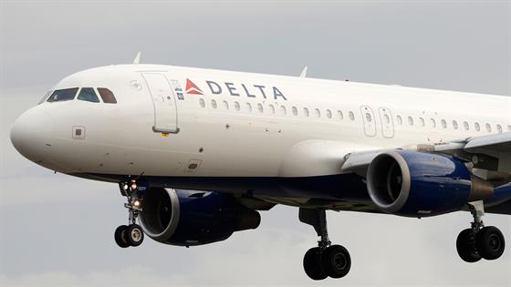 282 Airplane Passengers Stranded Overnight on Island in the Middle of ...