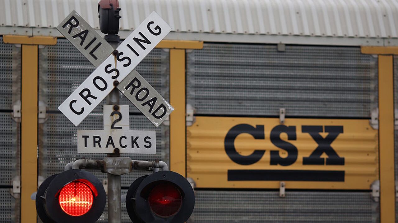 Jacksonville-based CSX lays off 125 managers in company-wide restructuring