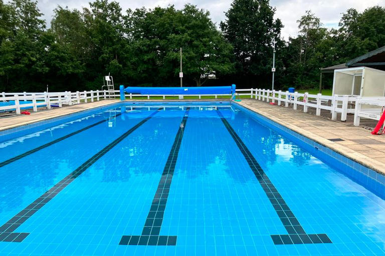 Outdoor swimming pools and lidos near Birmingham - full list