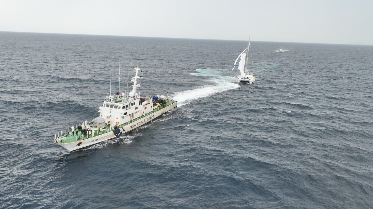 'Rough sea conditions': Indian Coast Guard rescues two US citizens ...