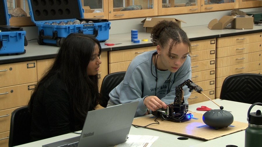 Students engage in summer learning at WVU Governor’s Computer Science ...