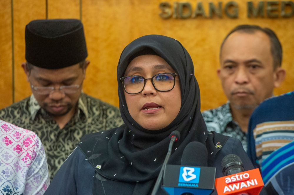 PAC chief downplays members’ remarks on MAHB inquiry, criticises leak ...