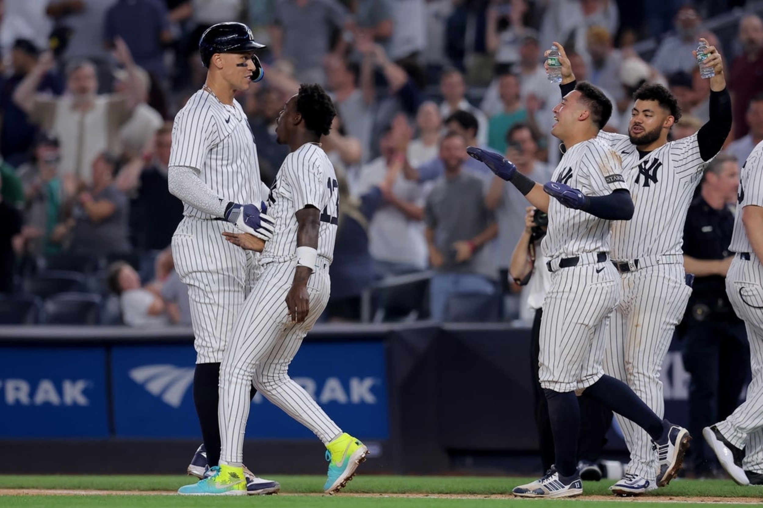 MLB roundup: Yankees rally past Mariners in 10th