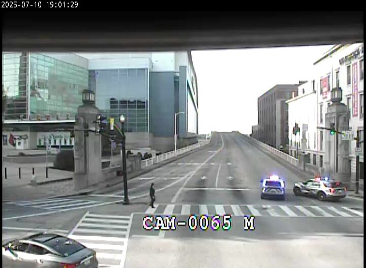 Coroner identifies victim of Clark Memorial Bridge crash