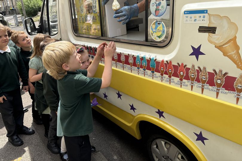 Frome pupils celebrate school’s glowing Ofsted with sweet treat