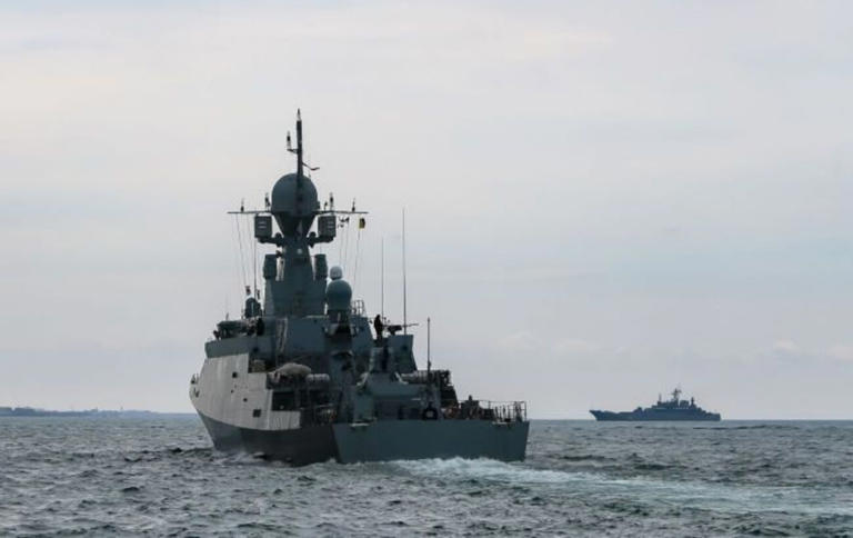 Russia deploys one Kalibr missile carrier to sea: potential missile salvo