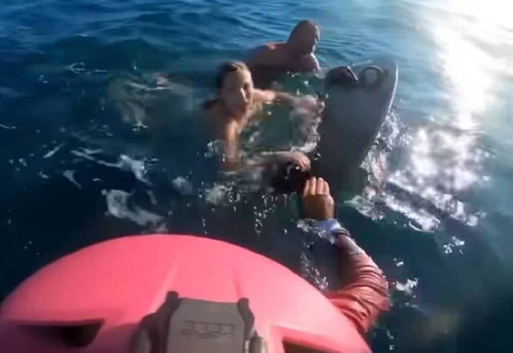 Θεσσαλονίκη: Αθλητές ιστιοπλοΐας που έκαναν kite surf έσωσαν πατέρα και ...