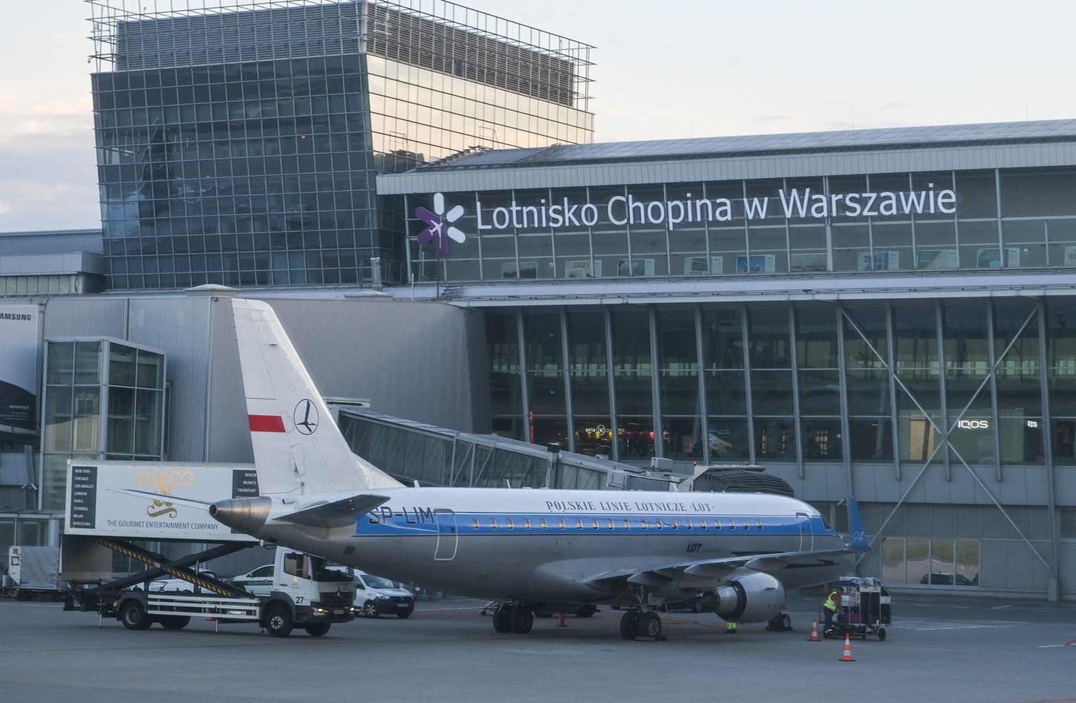 Lotnisko Chopina z rekordem. Dziś odprawiono 22 222 222 pasażera