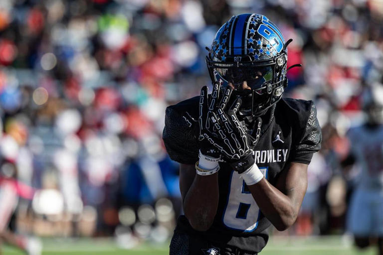 North Crowley's Quentin Gibson named 2024-25 Boys' Athlete of the Year
