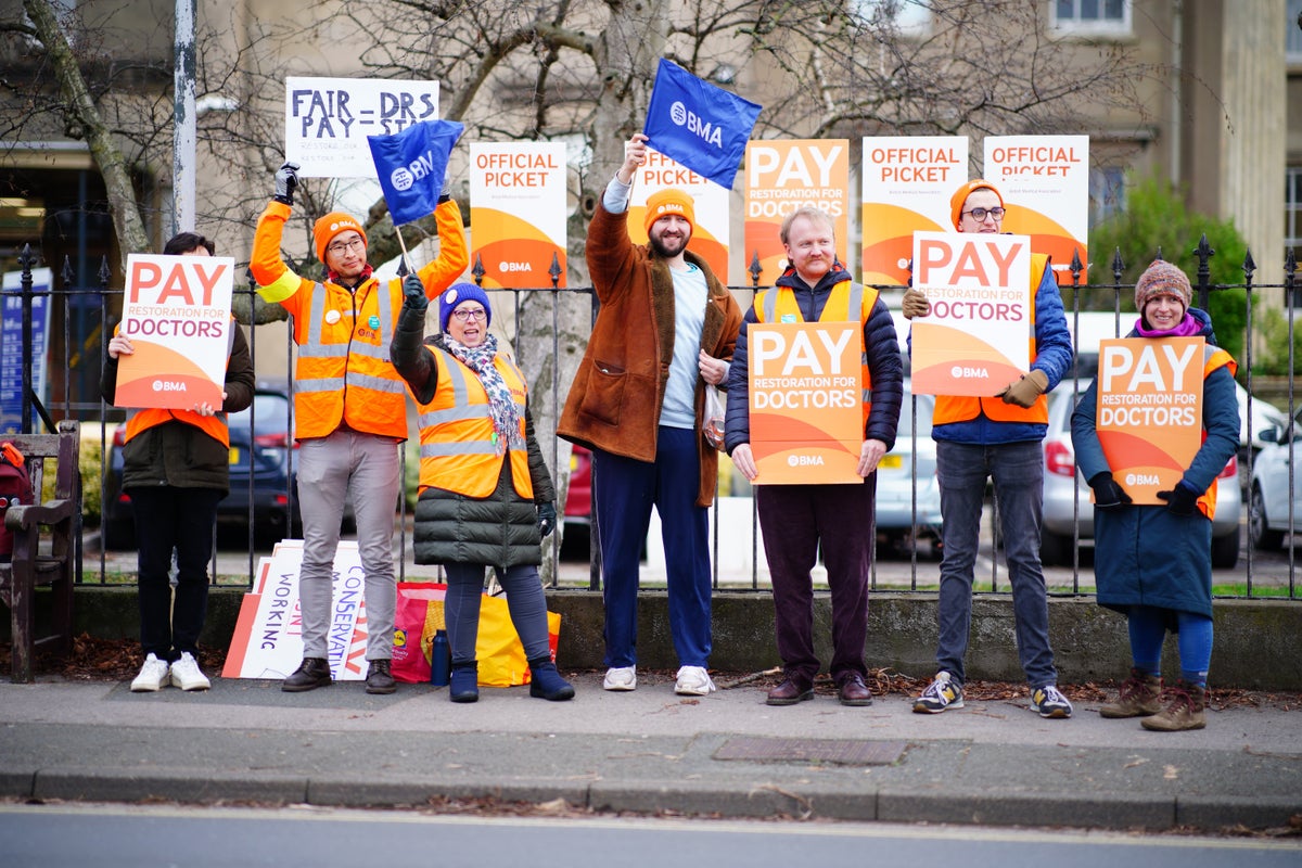 Doctors’ 29% pay claim is non-negotiable, says BMA chief, warning ...