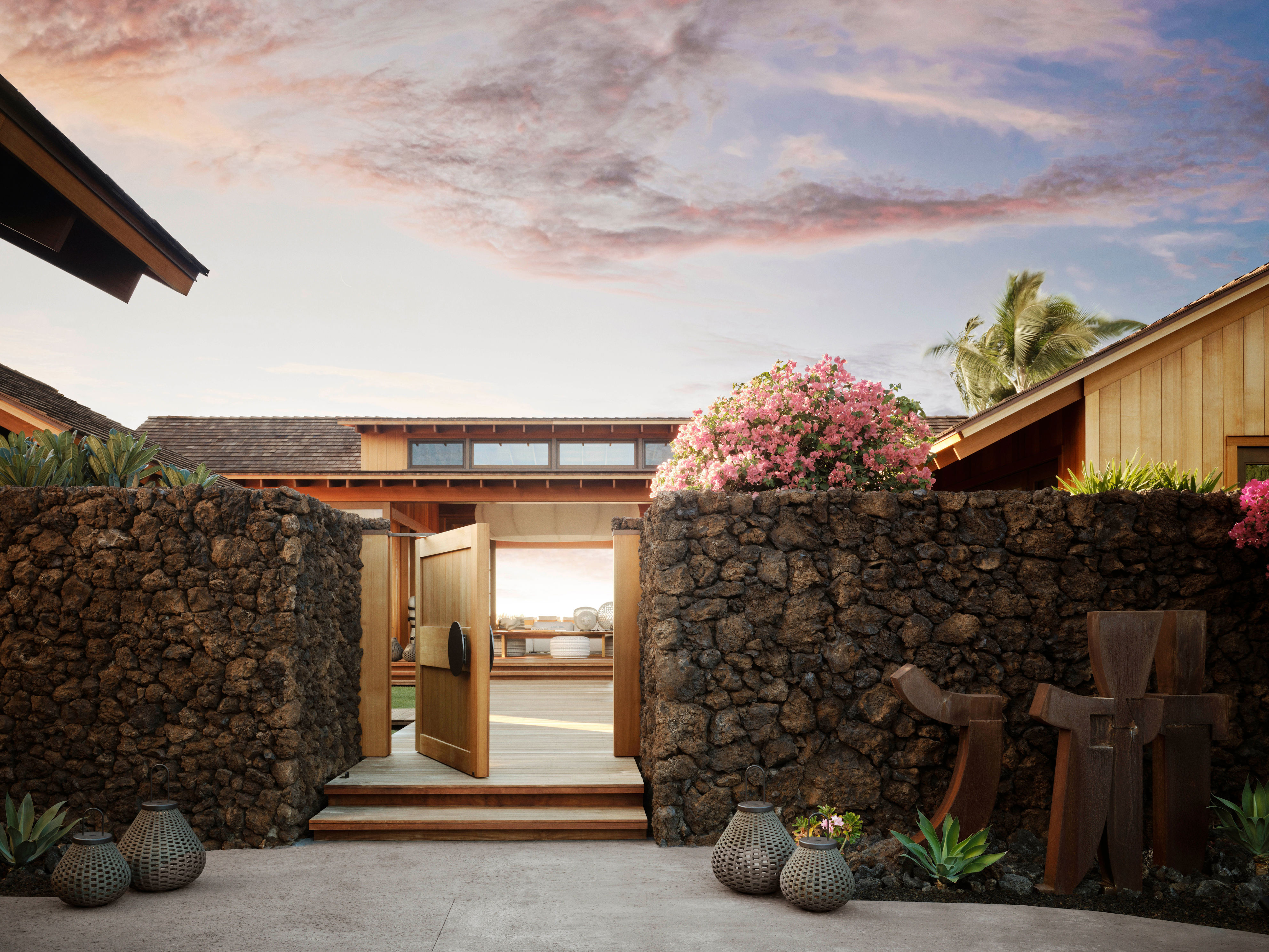 Inside a Sublime and Approachable Island Cottage in Hawaii