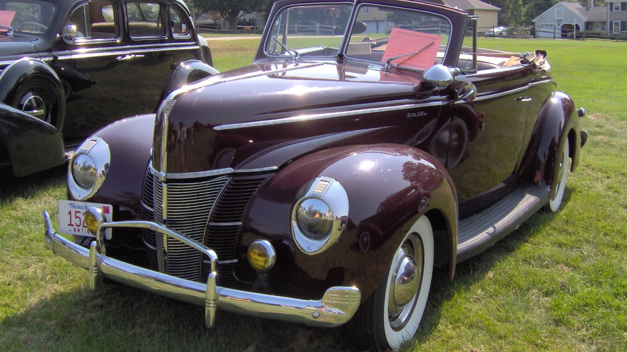 1940 Ford Deluxe Convertible style icons