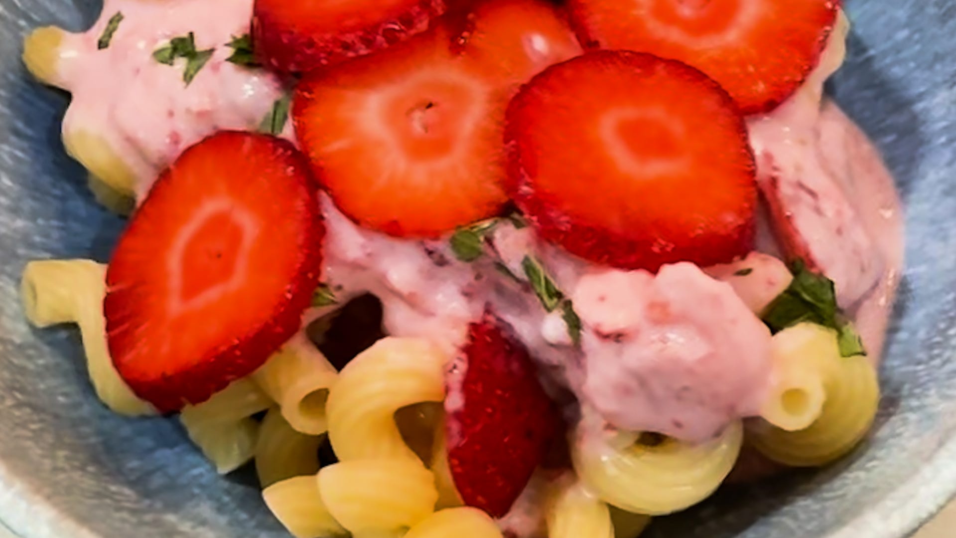 Strawberry Pasta? How to make tennis star Iga Swiatek's viral recipe