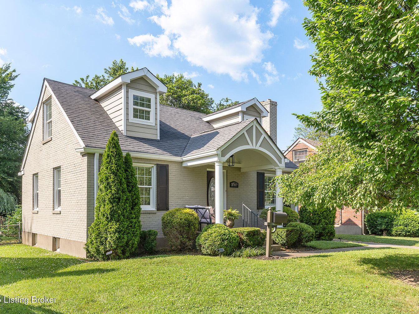 3 Beautiful Kentucky Homes Designed for Comfortable Family Living with ...