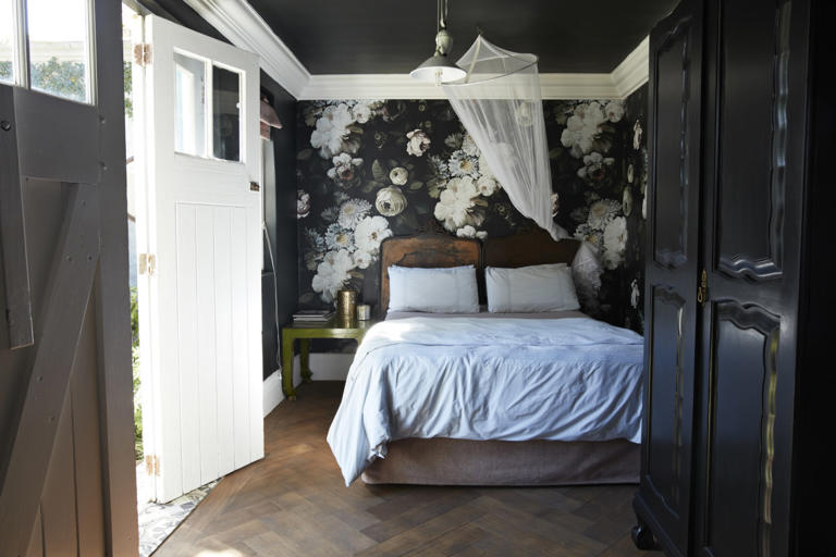 24 White and Black Bedroom Ideas You’ll Want to Copy