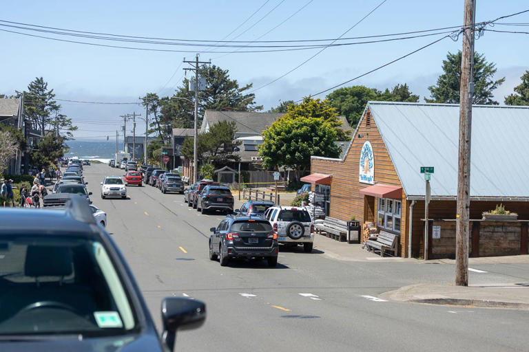 9 Things to Do in Manzanita, Oregon (+ Easy Day Trips)