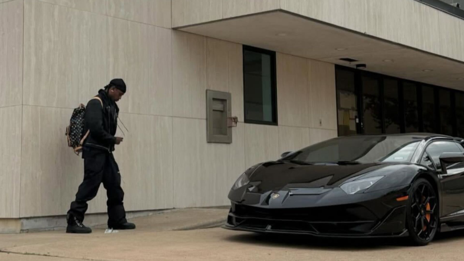 Travis Scott Gifts 10 Lamborghini Huracans To Fellow Rappers