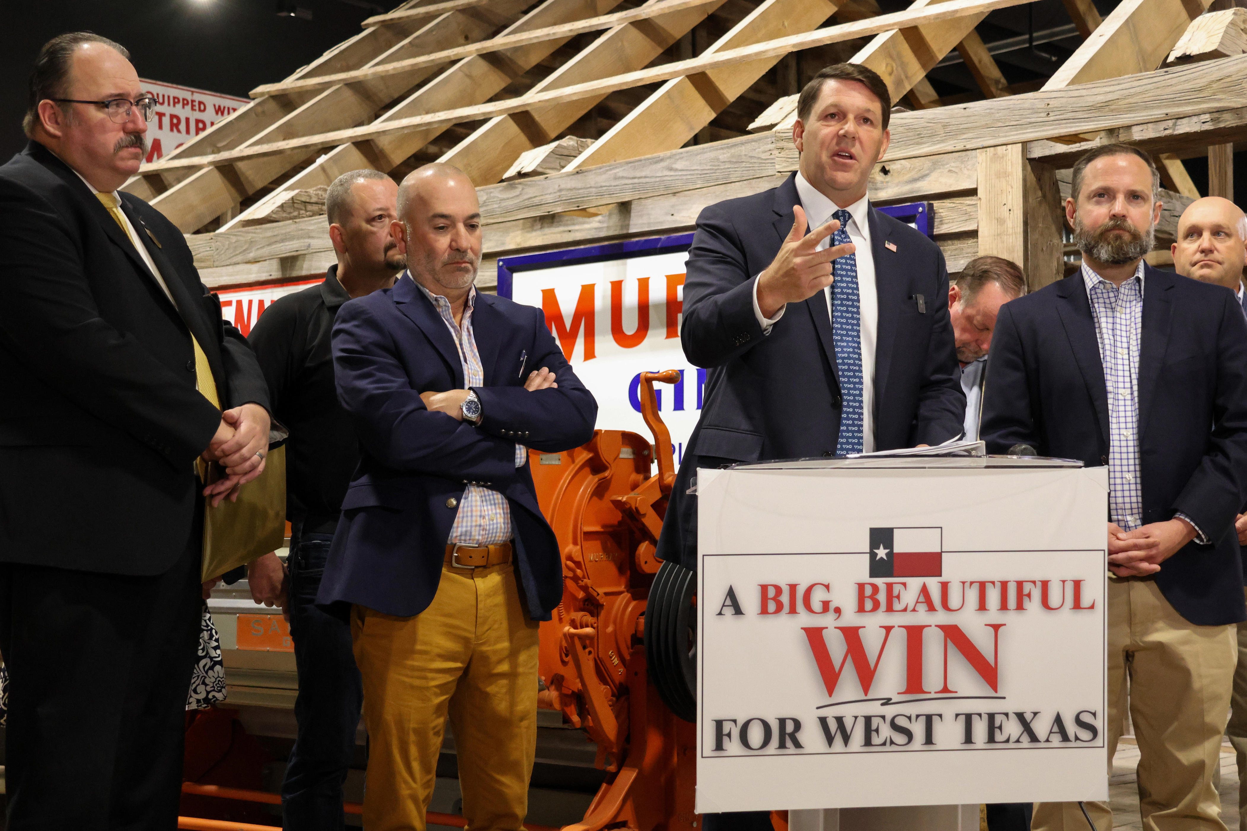 Arrington wins full Texas GOP backing for border invasion resolution