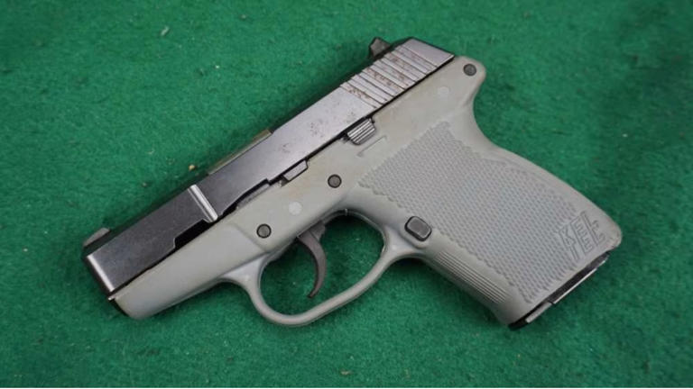 Pistols that always fail the one-hand test