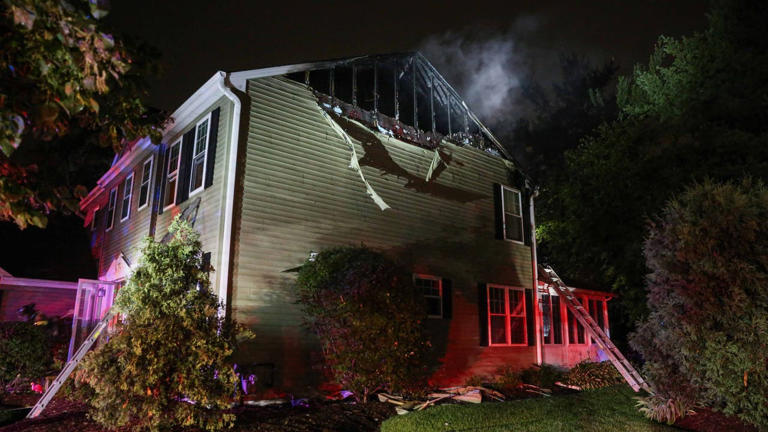 Lightning strike likely sparked fire that heavily damaged Illinois home ...