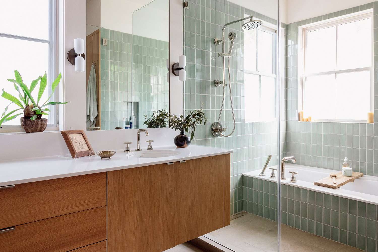 We Asked Designers What Color to Use in a Small Bathroom to Make It ...