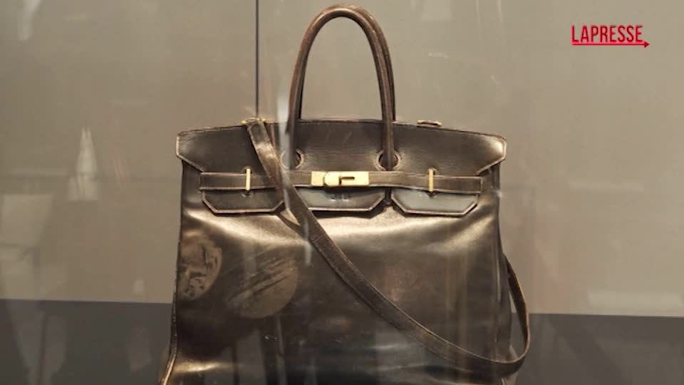La Birkin originale venduta all'asta per 8,6 milioni di euro: le immagini