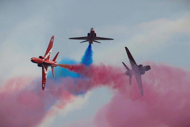 Red Arrows to fly over Oxfordshire twice this weekend - here's where ...