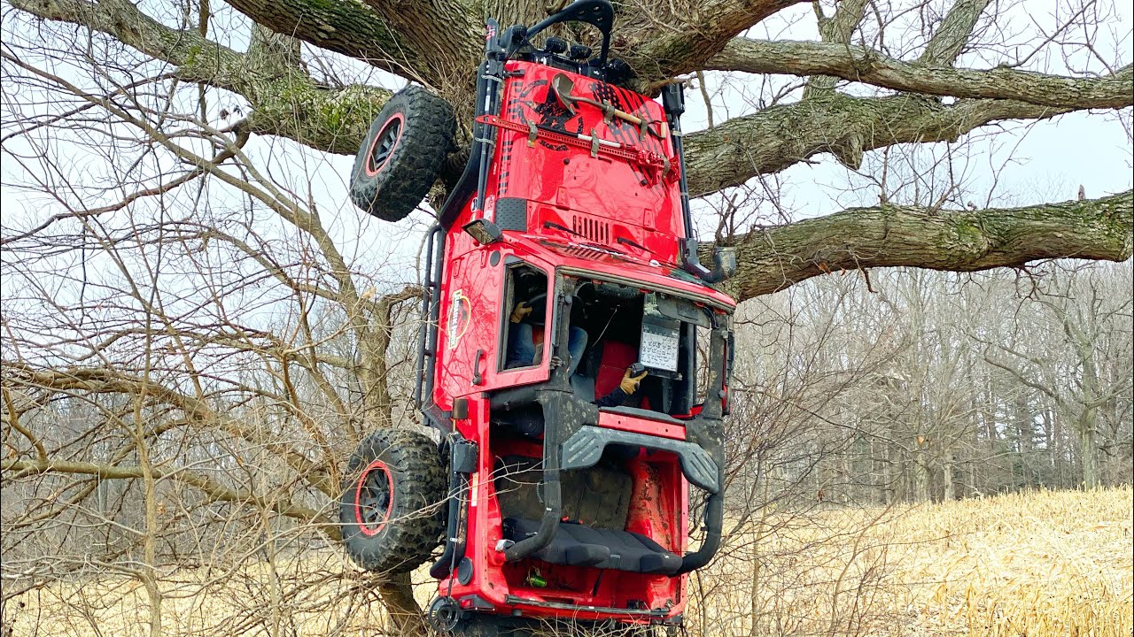 Tree Climbing with the Jeep – Off-Road Insanity