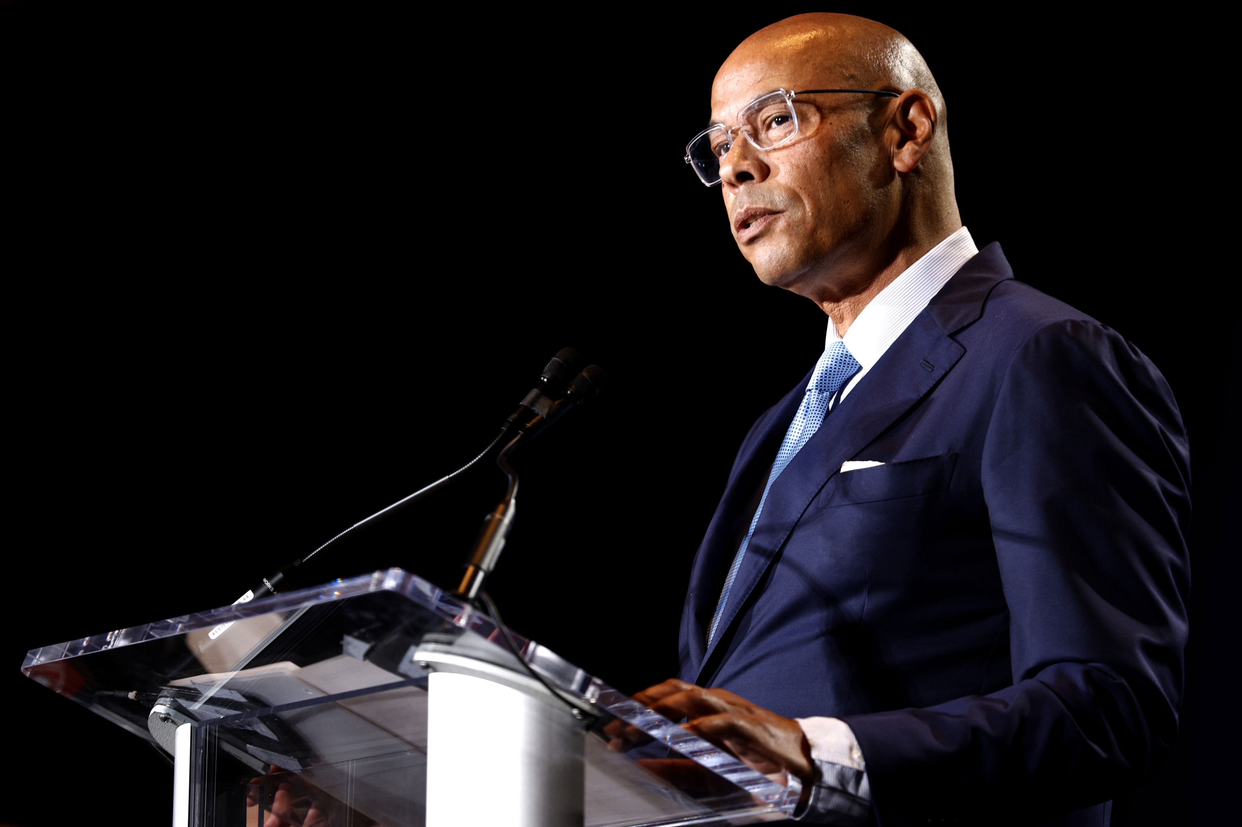 NFLPA’s Lloyd Howell under scrutiny amid growing unrest on players’ side