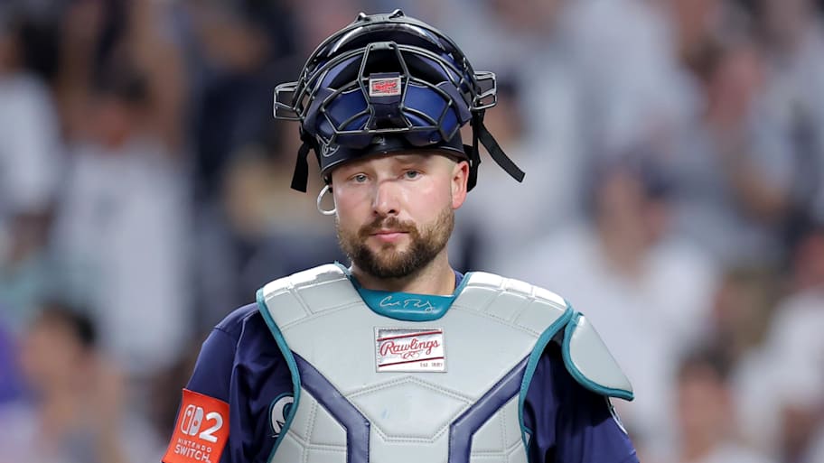 Yankees' win of the year made possible by Cal Raleigh's hilariously bad ...