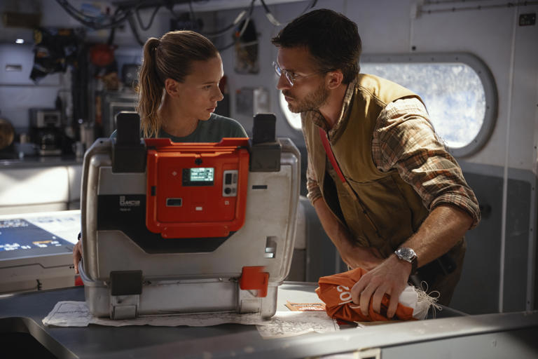 How Colin Jost feels about wife Scarlett Johansson repeatedly kissing ...