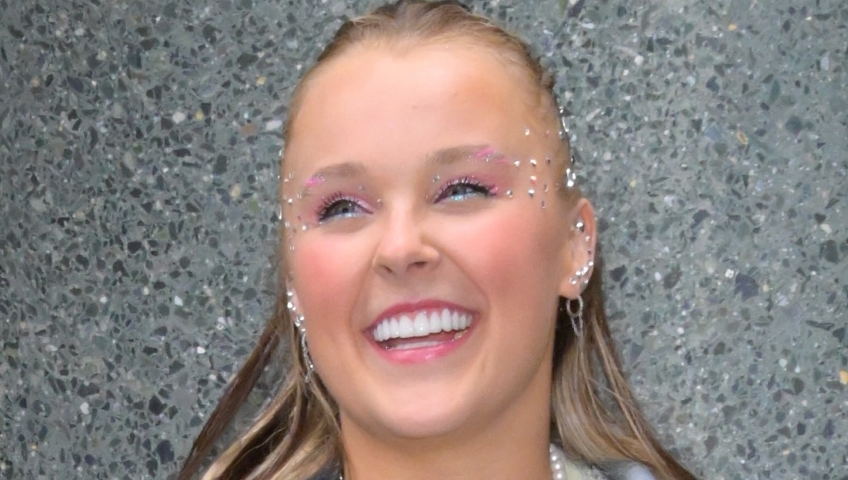 JoJo Siwa Speaks Out on Pregnancy Rumors Amid Chris Hughes Relationship