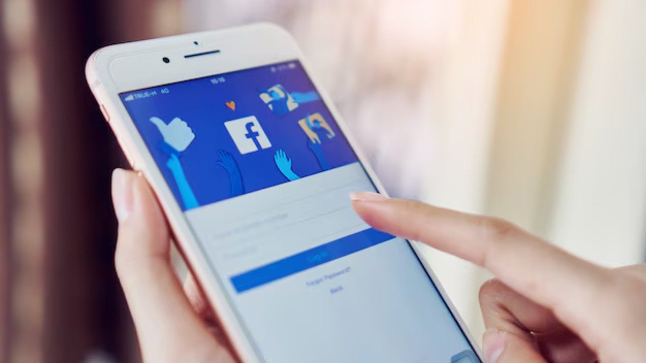 7 Reasons You Should Quit Facebook Now