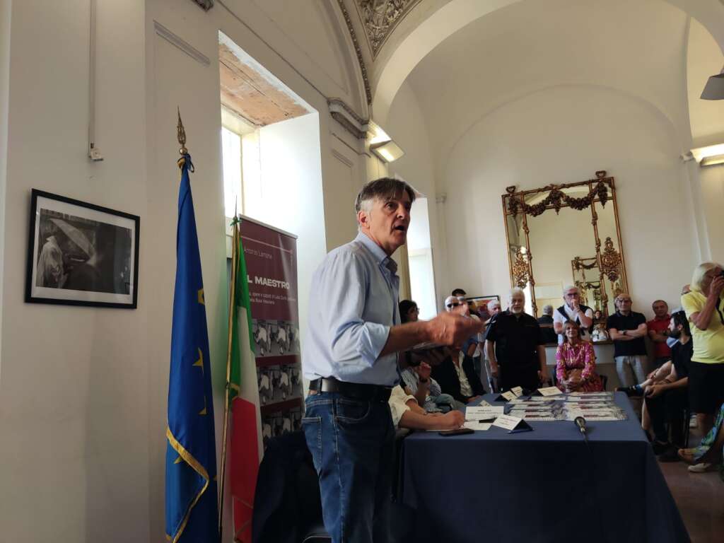 Presentato a Torre Annunziata il libro ‘Il Maestro’: Antonio Lamorte ...