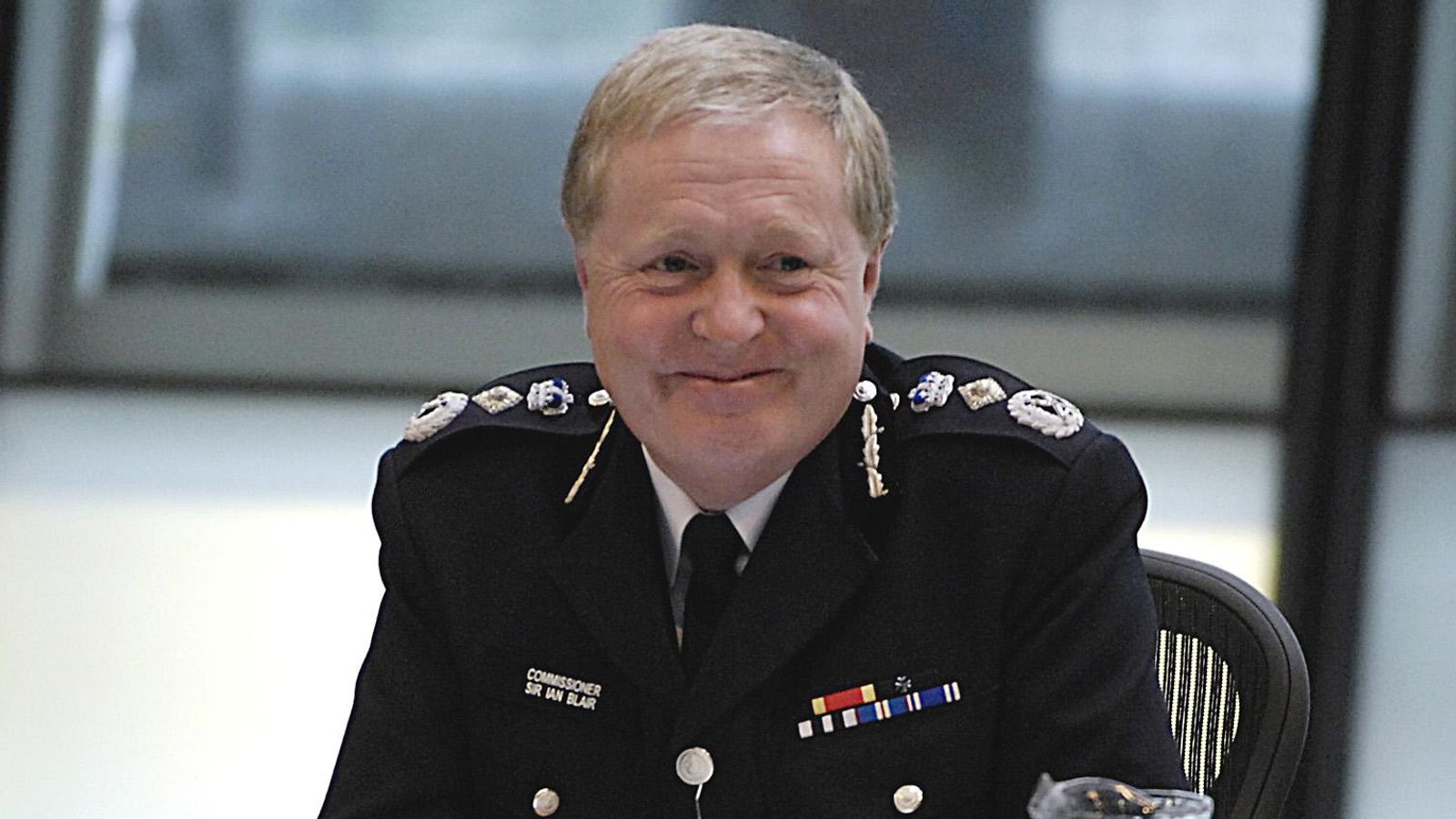 Met Police chief in charge during 7/7 attacks has died, Sky News ...