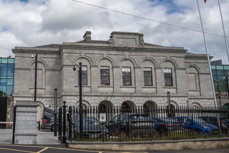 Man pleads guilty to letting fraudsters use his bank account to launder ...