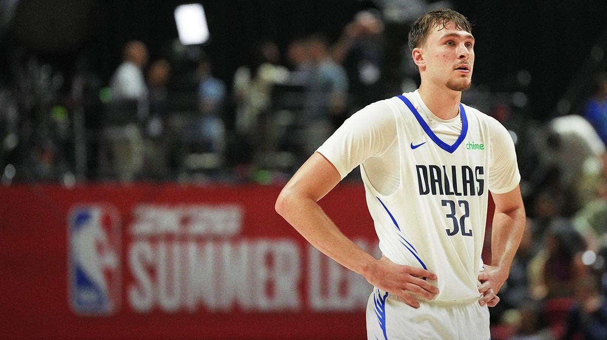 Mavericks coach highlights Cooper Flagg’s ‘winning plays’ despite awful ...
