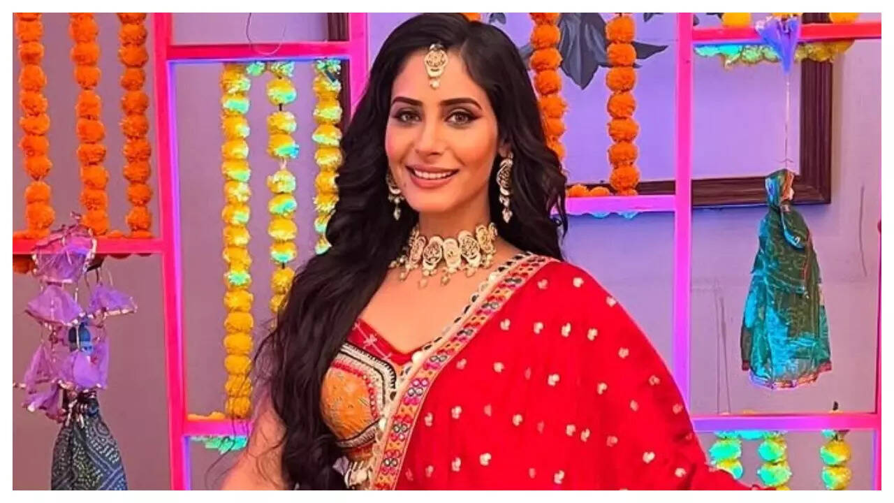 Roopam Sharma makes a dramatic entry in Kumkum Bhagya as Sonalika; says ...