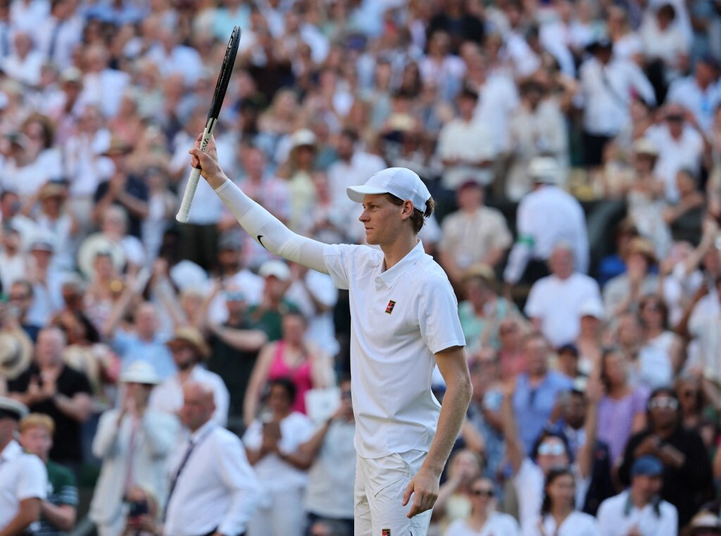 Sinner batte Djokovic e sfiderà Alcaraz nella finale di Wimbledon