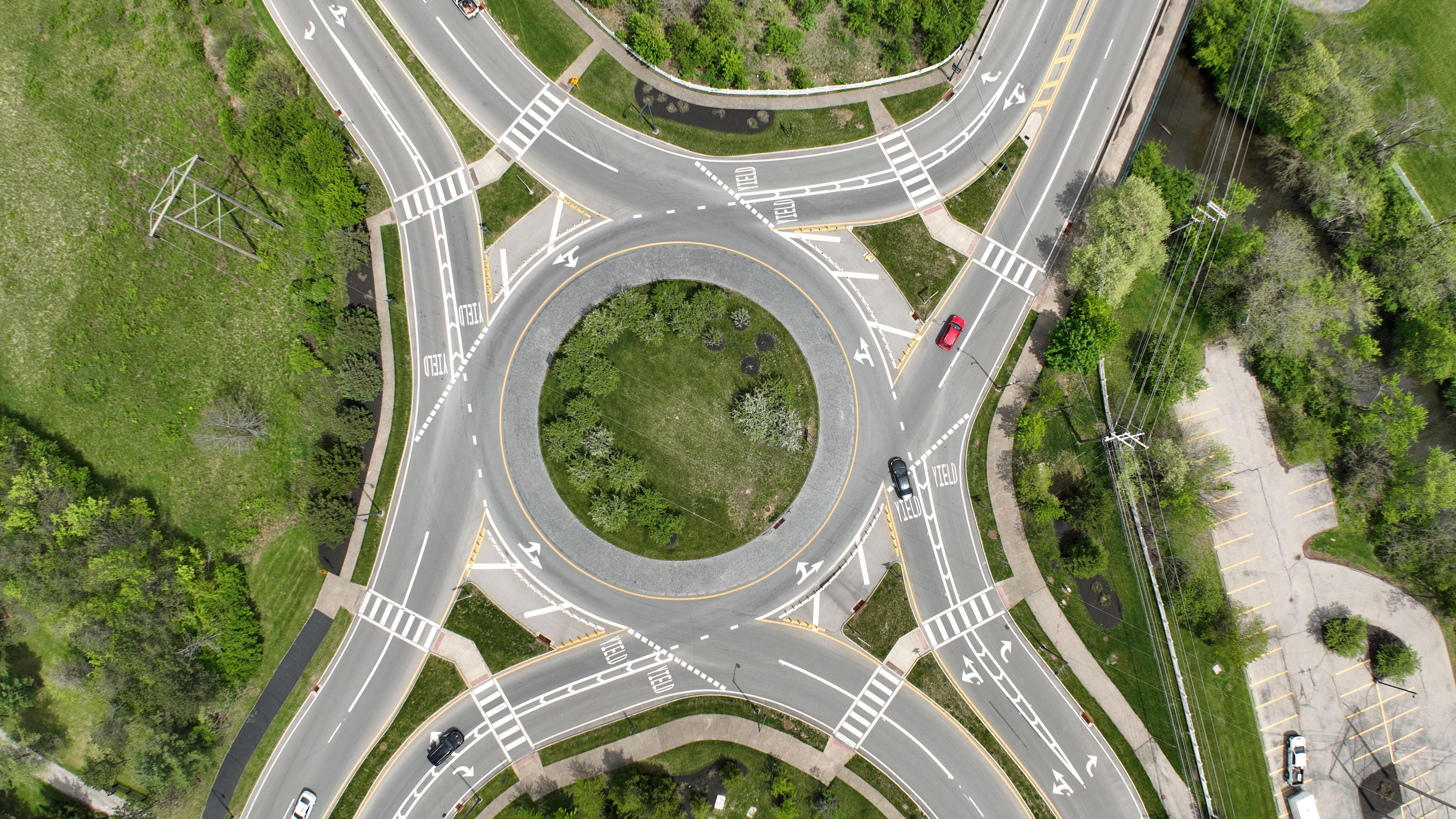 Do roundabouts work? Are they safer than normal intersections ...