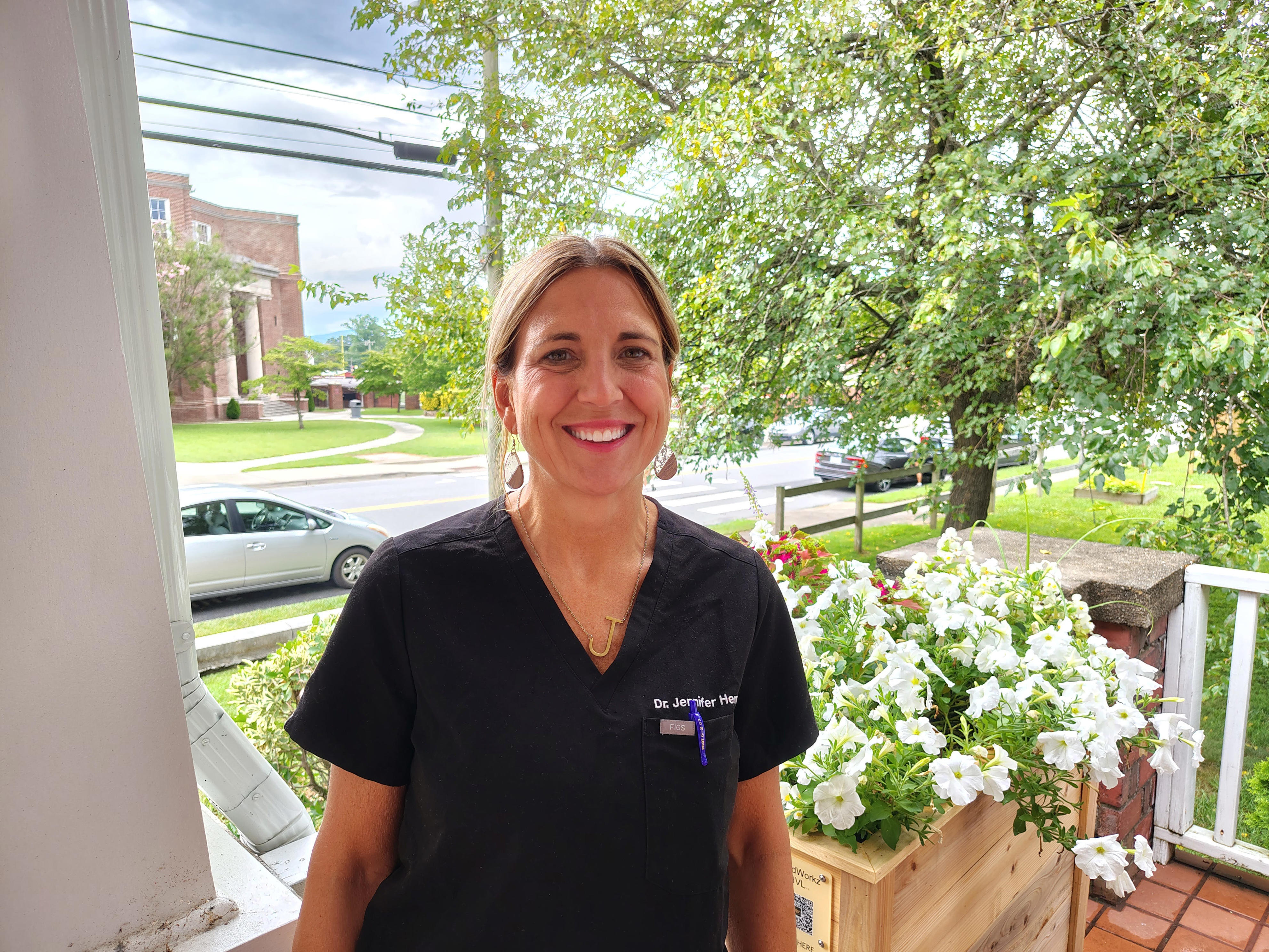 Hendersonville Council's Jennifer Hensley runs for mayor on steadiness ...