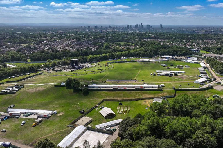 Oasis Heaton Park bar prices confirmed including cost of pint and half ...