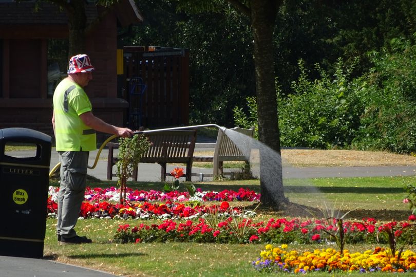 Met Office extends Cheshire amber extreme heat warning