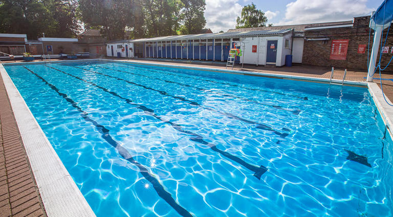 4 great outdoor swimming pools in Nottinghamshire and the East Midlands ...