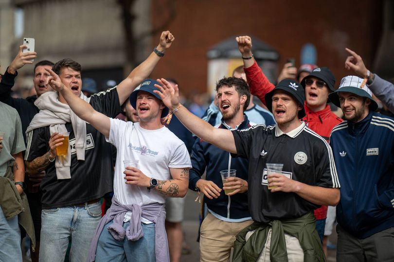 Oasis Heaton Park bar prices confirmed including cost of pint and half ...