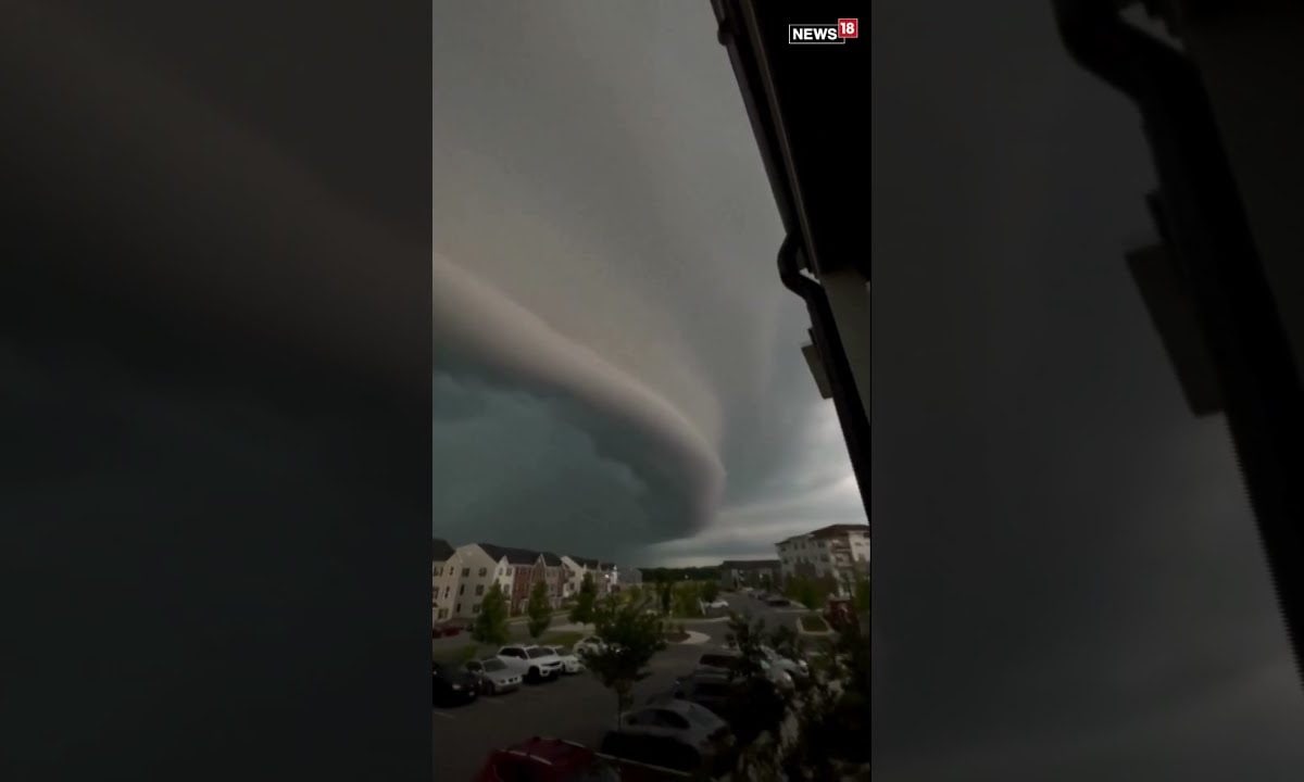 Nature Puts On A Stunning Yet Ominous Show As A Shelf Cloud Forms Over ...