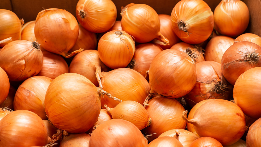 How Eating Onions Can Really Benefit Your Health